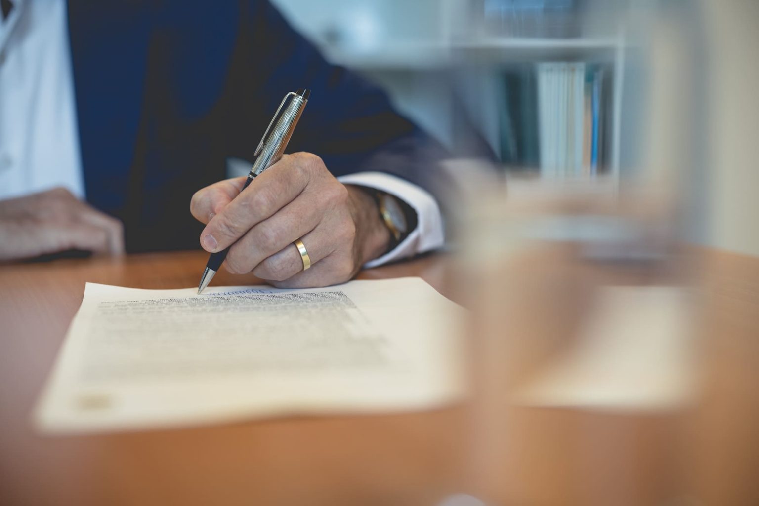 Wat is het verschil tussen een BV en een NV? - Oprichten BV